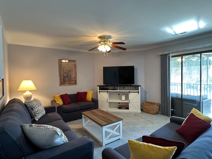 Sweet Beach Escape On The 18th Hole - Edisto Beach, SC