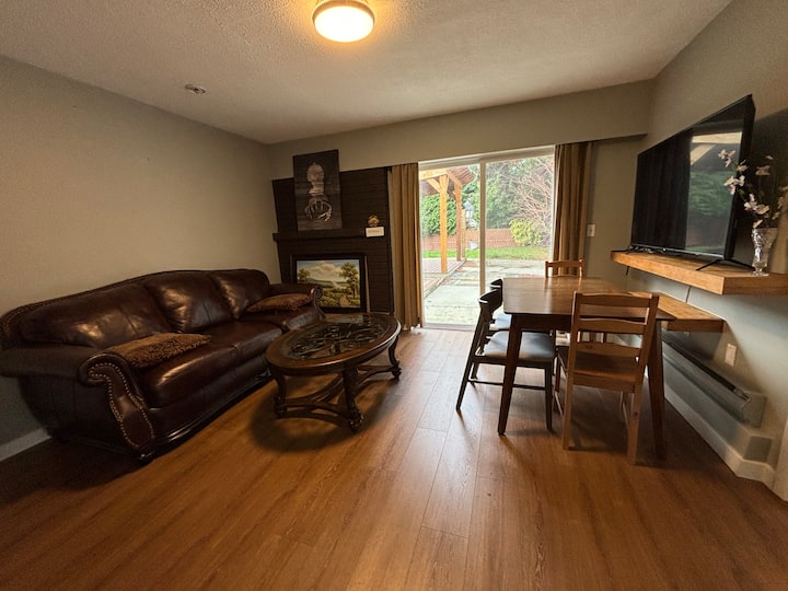 Serene Home With Yard & Parking-central Richmond - Richmond