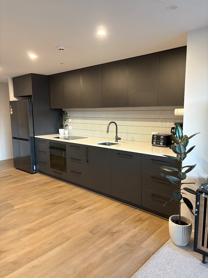 Modern Wanaka Base / 2 Bed 2 Bath - Wanaka