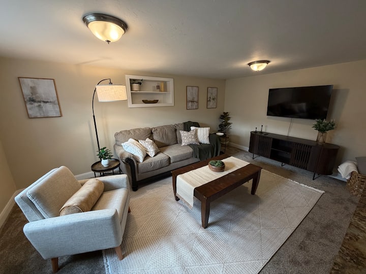 The Hideaway | Cozy Private Suite - Pocatello, ID