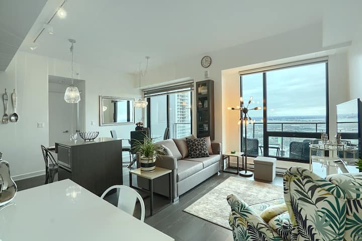 High-end 2br | Stylish | Close To Bell Centre - Lasalle