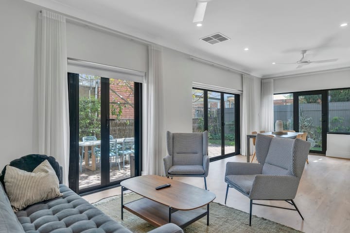 Parkside Haven | 4br/2.5bath + Ev Charger - Blackwood