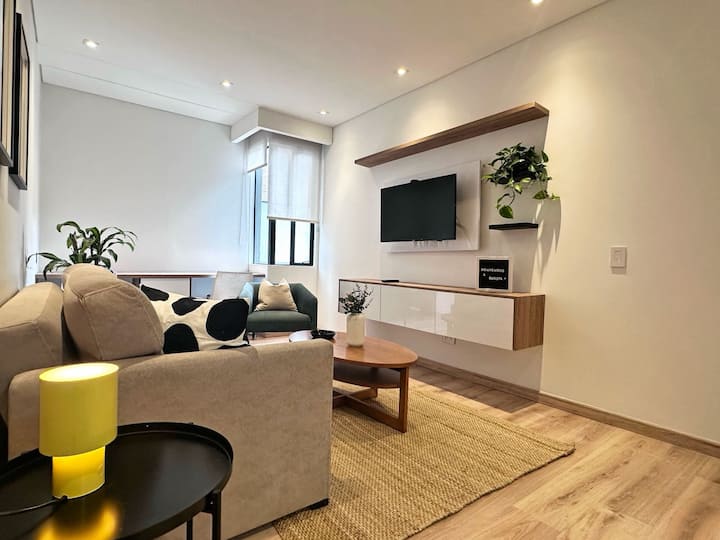 Apto Cama King + Sofa Cama | Ubicación Premium - Bogota