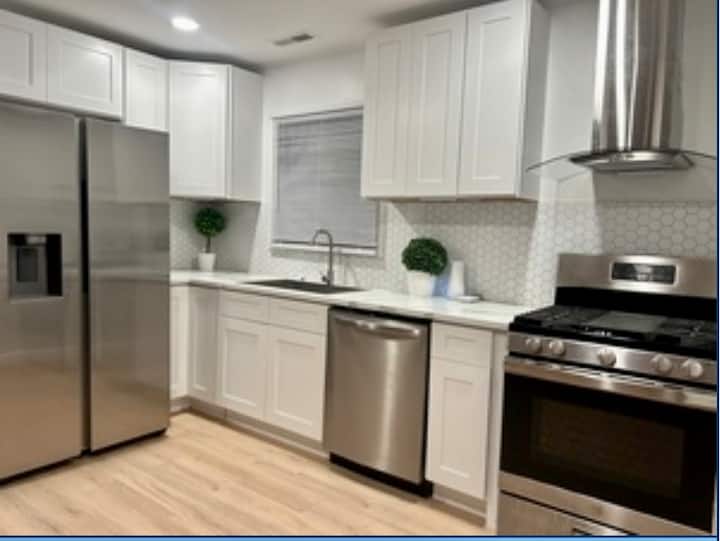 Charming And Cozy Ottawa Ranch House. - Ottawa, IL