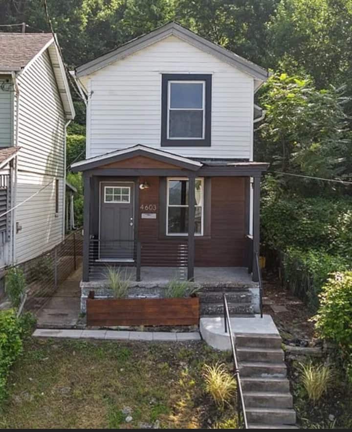 Little Hazelhouse - So Cozy & So Convenient! - Old Mill, West Mifflin