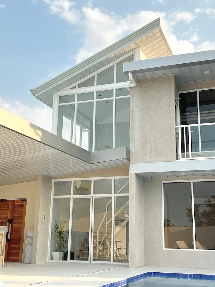 A Modern Private Villa In The Heart Of Bulacan - San Rafael