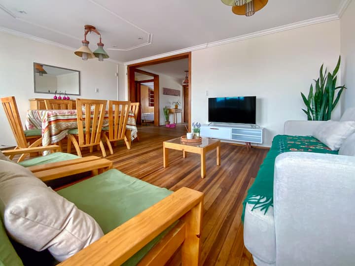 Apartamento Espacioso En Centro Histórico - Cuenca - Ecuador