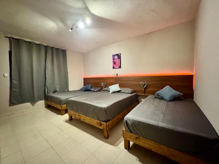 Amplia Residencia Con Alberca | Zona Altabrisa. - Merida