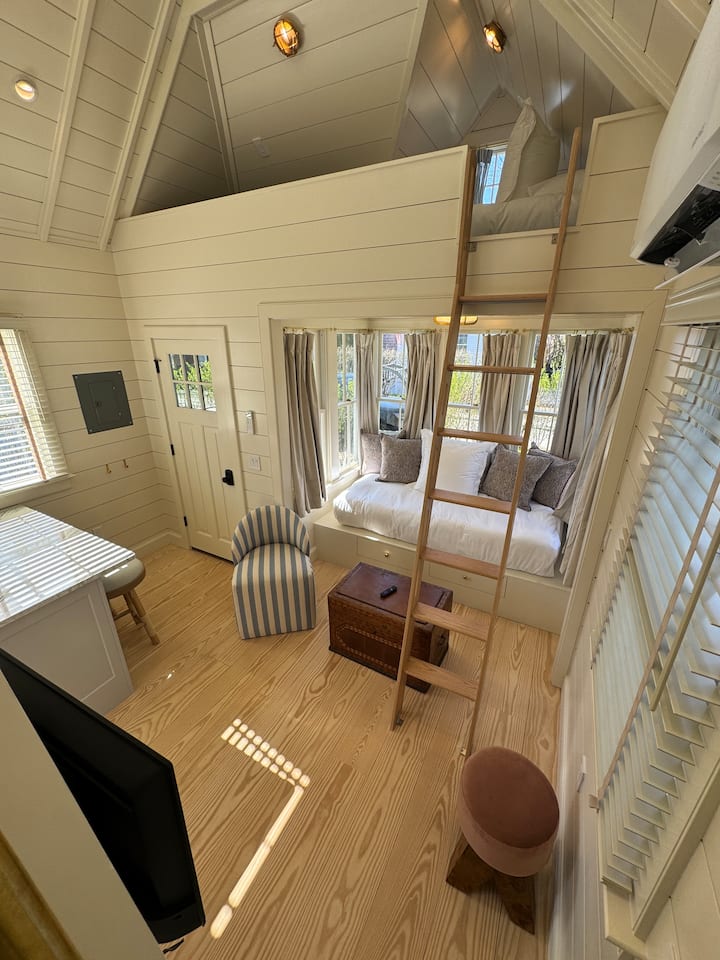 Humpty Dumpty - Charming Historic District Cottage - Nantucket, MA
