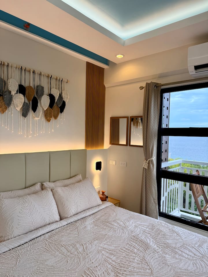 Coralea - Luxury Oceanview Condo, Royal Oceancrest - Philippines