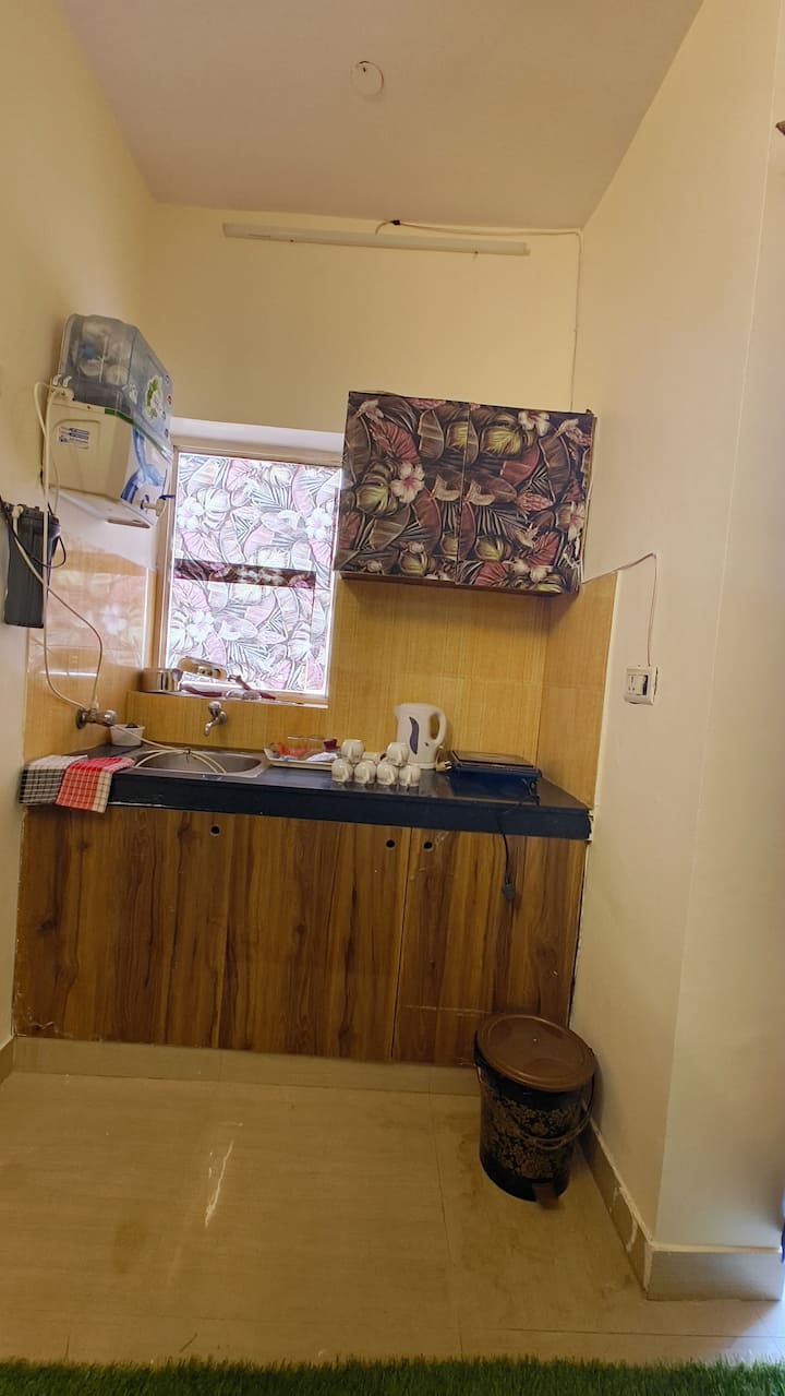 Ac Stay Near Banke Bihari Mandir | Free Parking - Vrindavan