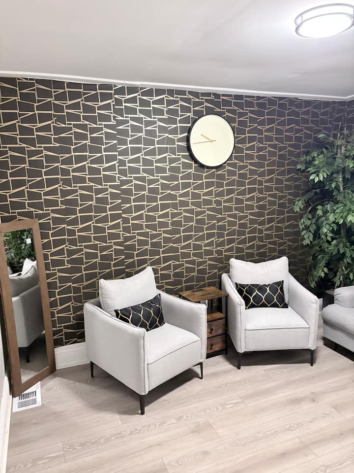 Luxestead | Modern Downtown Stay - Rochester