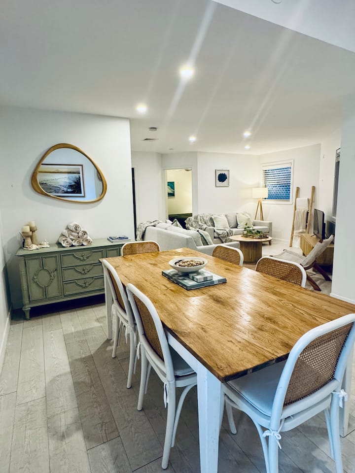 Beach Break - Absolute Beachfront With Pool - Coolum Beach