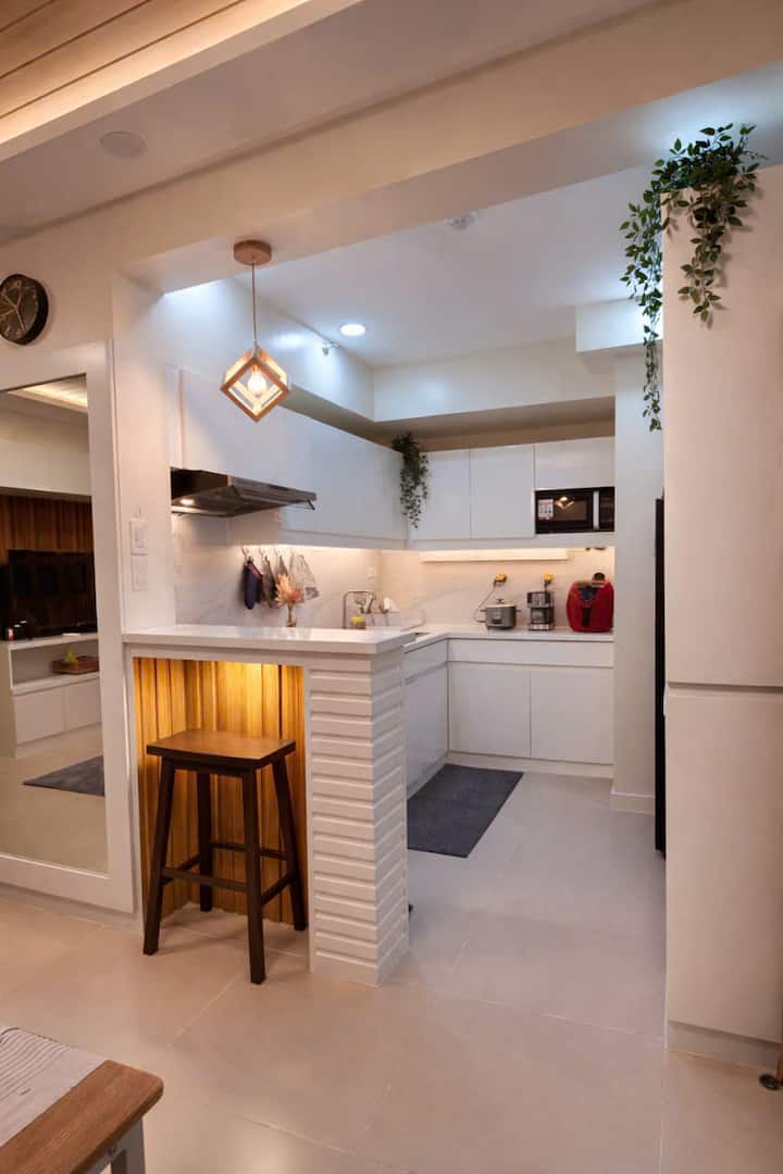 Hiraya 1417 | Cozy Condo W/ Balcony In Pasig - Marikina