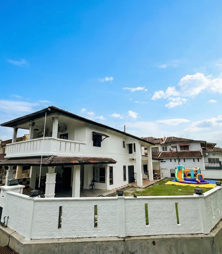 Dahlia Homestay 6bilik Corner Lot - Rawang