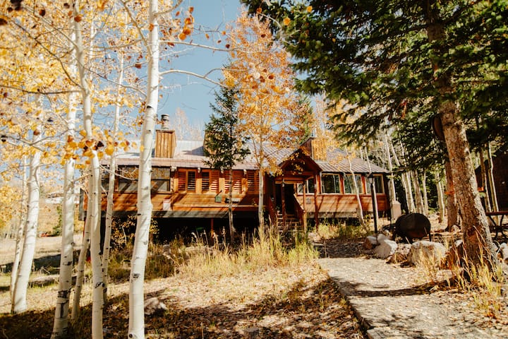 The Timber Loft (With Hot Tub And Game Loft) - Brian Head, UT