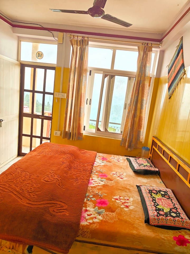 Deluxe Himalaya Facing • ₹1400 Promo - Kausani