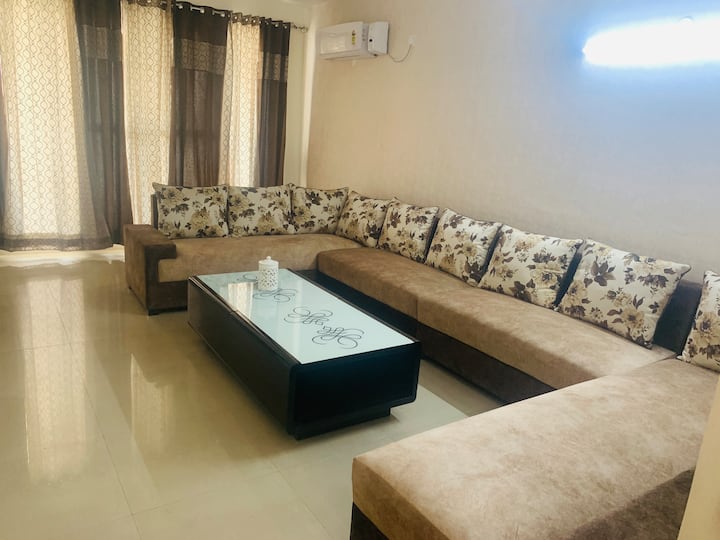 Family Bliss Homestay-a Cozy Home On Vip Road, Zrk - Panchkula