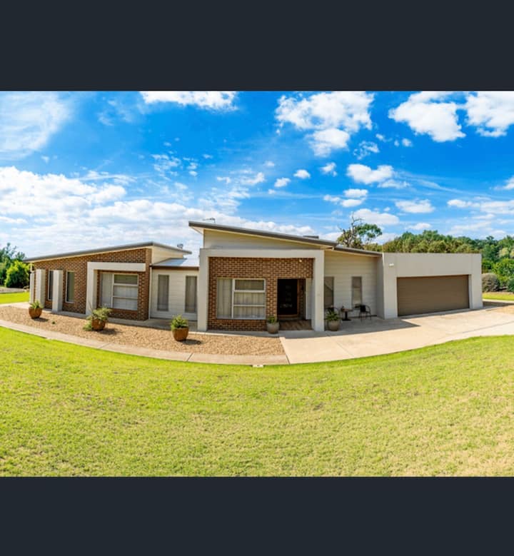 Life In Paradise Eat Sleep Play - Wagga Wagga