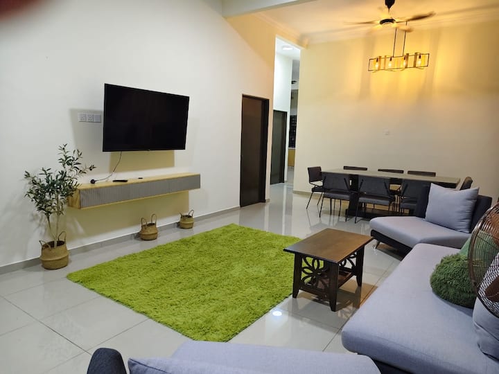 Homestay Pulai Indah Near Hoshas - Pool & Netflix - Temerloh