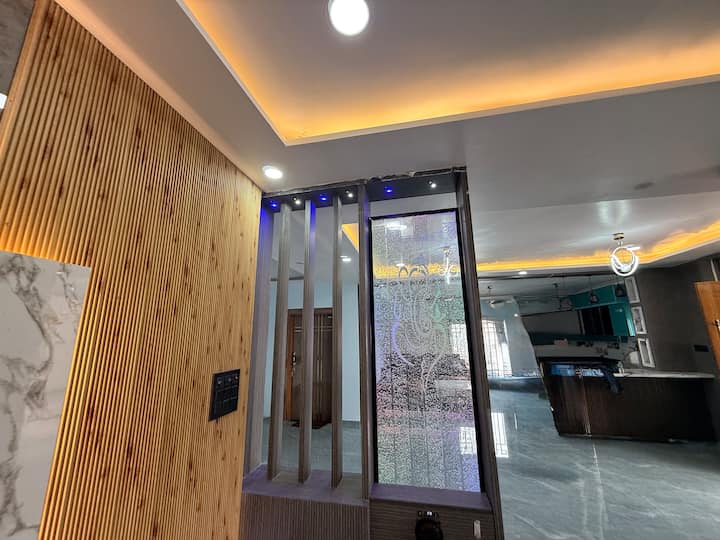 3bhk Apartment With Home Theatre & Balcony View - Gorakhpur