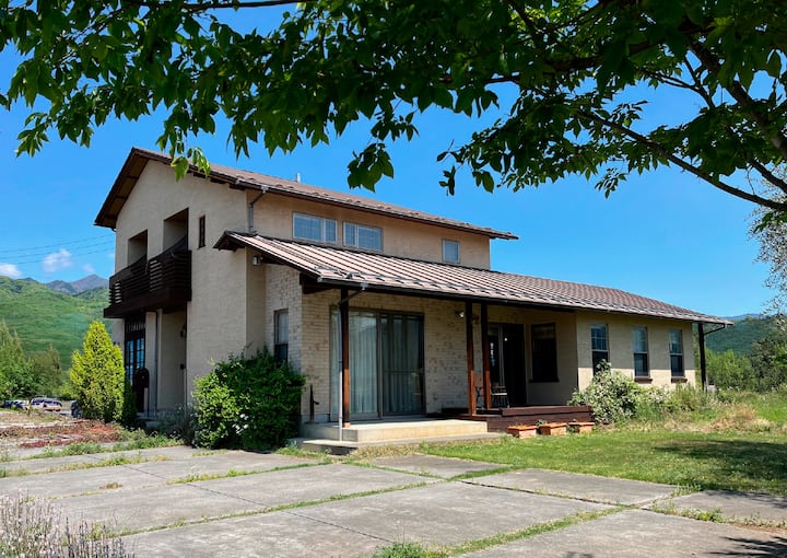 富士山ビュー｜葡萄畑に囲まれた里山の一棟貸し宿 - Yamanashi