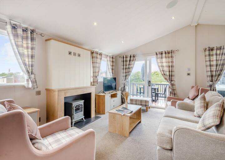 Deluxe 2, Slps 4, Parking, Ensuite, Decking - West Lulworth