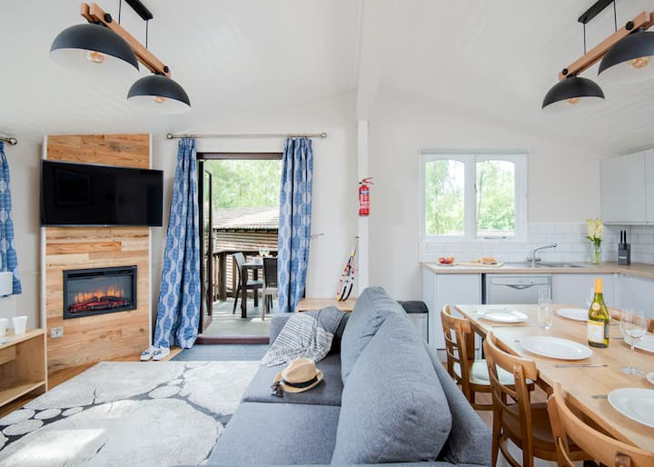 Superior 3, Slps 8, Parking, Decking - West Lulworth