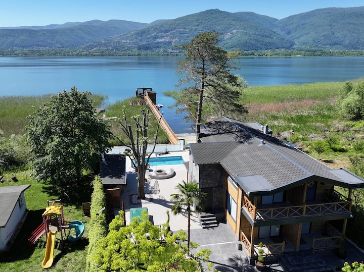 Villa House Göl Manzaralı Jakuzili | 8 Kişilik - Sapanca