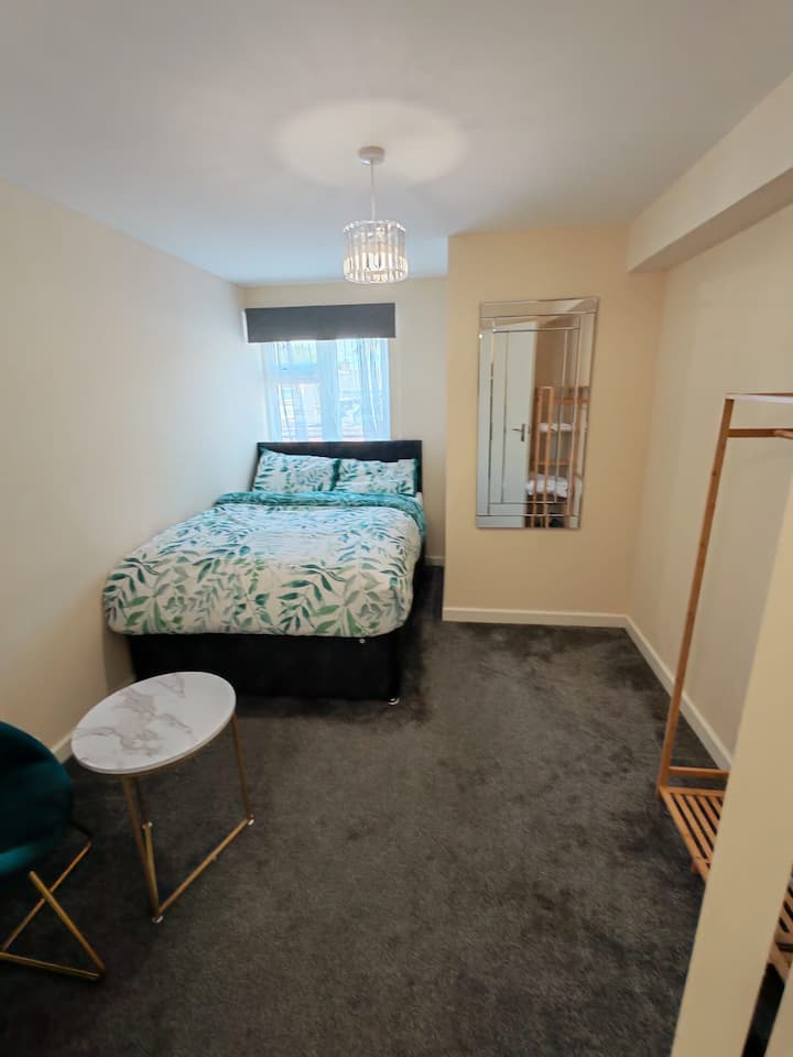 Comfortable Home With Fast Links To Central London - Hayes