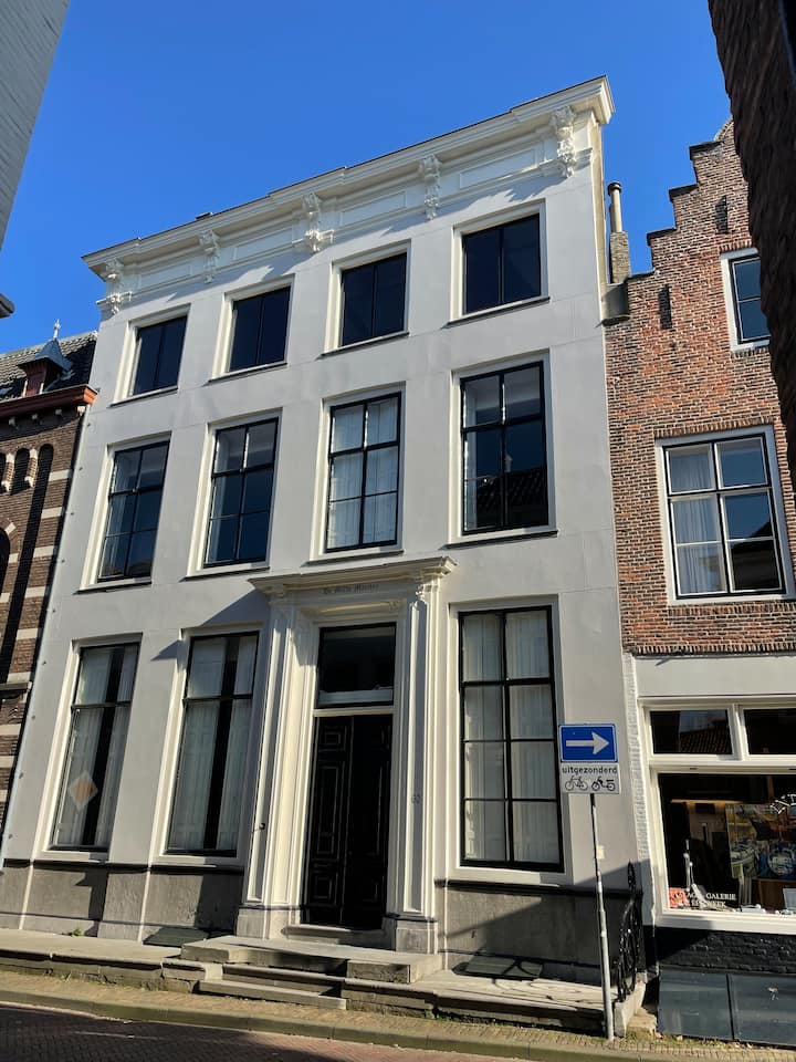 Hôtel Particulier Avec Literie Hôtelière De Luxe - Middelburg