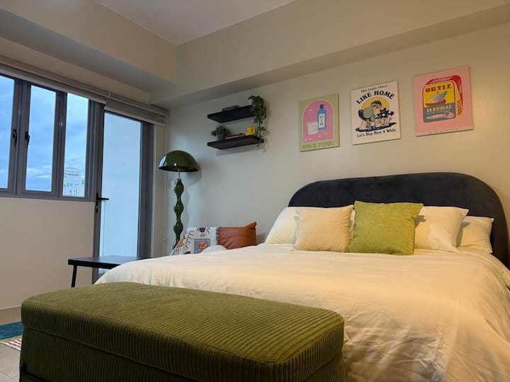 Cozy Studio Suite In Cubao | Wi-fi + Netflix - Quezon City