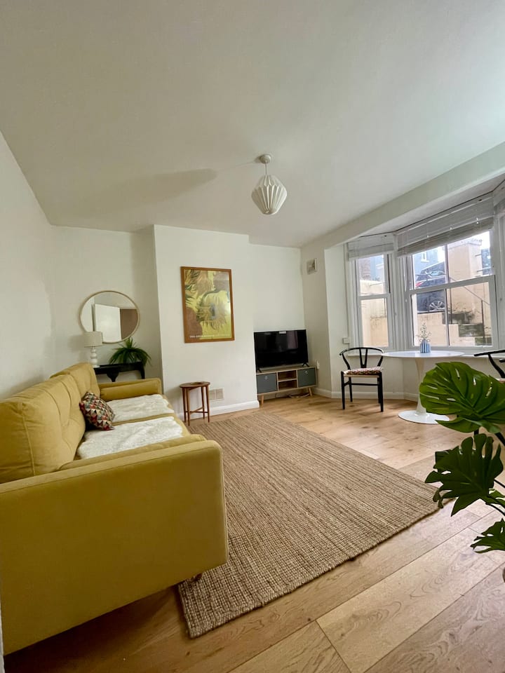 Charming Central Brighton Ground Floor Flat - Brighton Marina