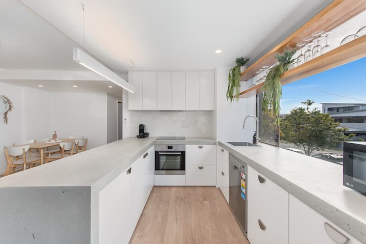 Salty's At Burleigh - Central, Spacious, Wifi - Gold Coast