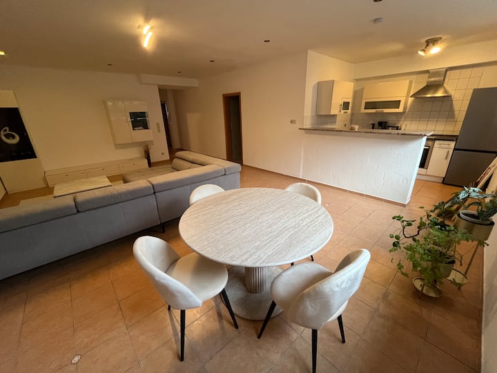 Stilvolle Wohnung Im Idyllischen Köln-widdersdorf - Cologne