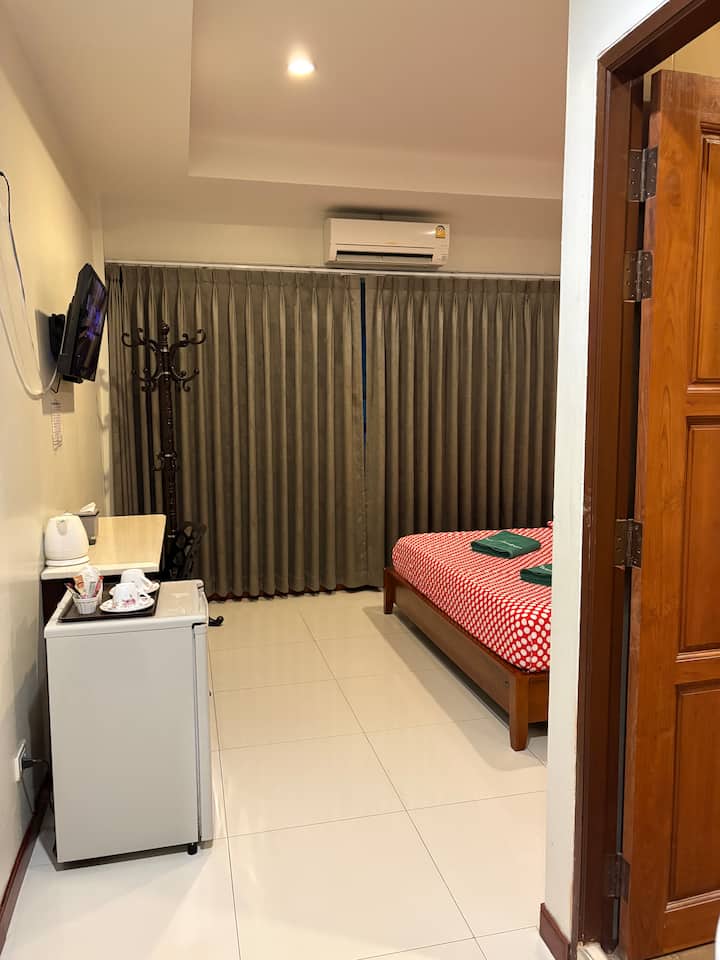 Kiat Kachorn Hotel— Single Bed Room - Chanthaburi