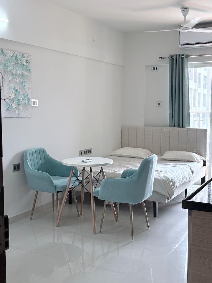 The Elegant Escape Studio Apt. A Private Residence - Pune