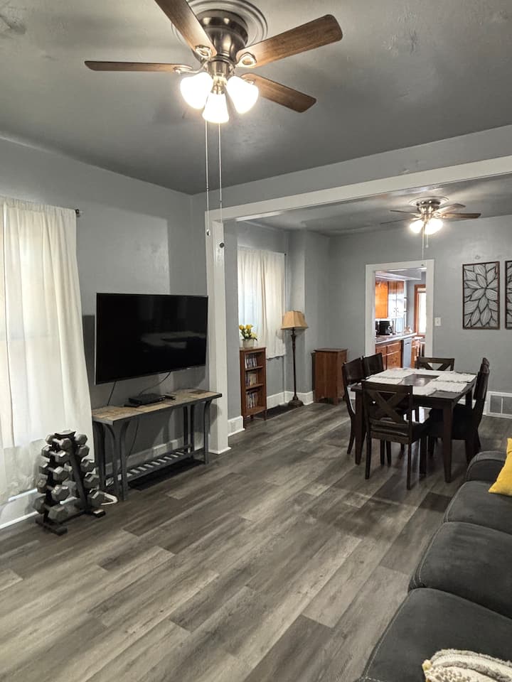 2 Bed Home W/large Yard And Deck - Toledo, OH