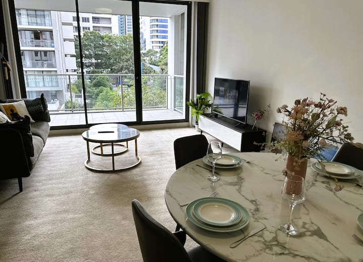 Spacious Serene Home Rhodes Near Waterfront & Mall - Burwood