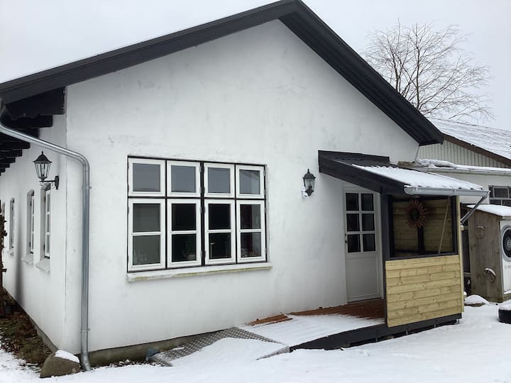 Dejlig Lys Nybygget Anneks På Landet 50 Kvm - Aabenraa