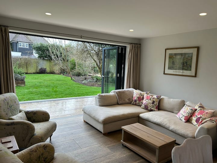 Spacious, Elegant Large House In Sea Side Village. - Arundel