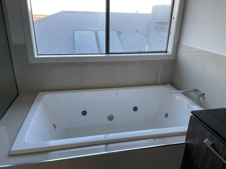 4 Br Full House In Berwick - Beaconsfield