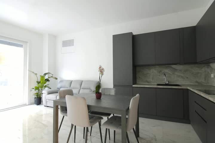 Stunning Brand New House In Monza! - Monza