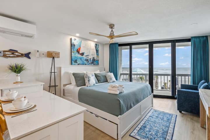 #115 Ocean Front, King Size Bed, Full Kitchen - Daytona Beach, FL