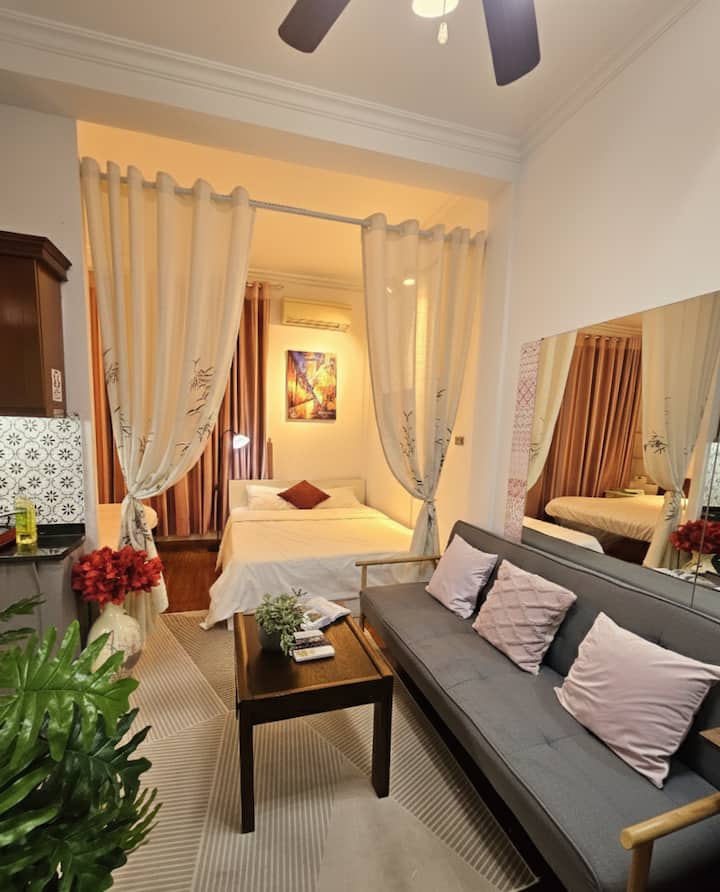 The Cathedral Corner | 2 Queen Beds&prime Location - ベトナム