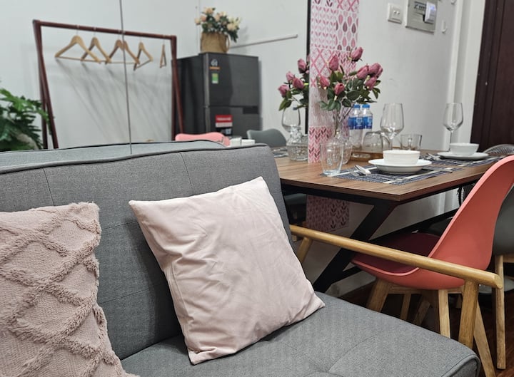 The Cathedral Corner | 2 Queen Beds&prime Location - Hanoi
