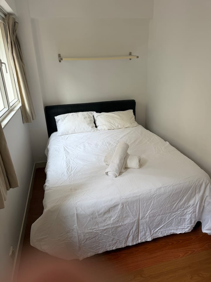 1970s Walk Up With Roof Top And Bbq - Hong Kong