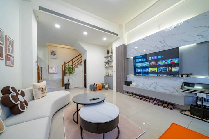 宜蘭頭城彎彎小鷺合法包棟民宿 (歡唱,烤肉,電動麻將)舒適客廳以及戶外烤肉設施 - Taipei