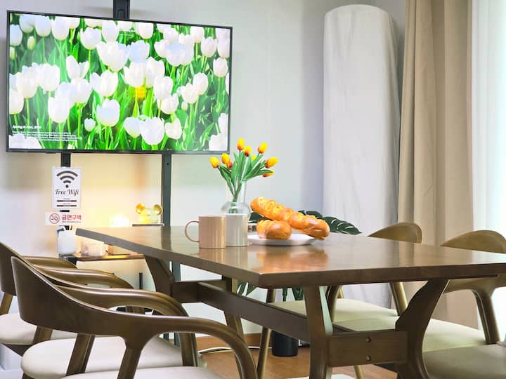 6p/parking/clean/family/suwonhwaseong/touristtrain - Suwon-si