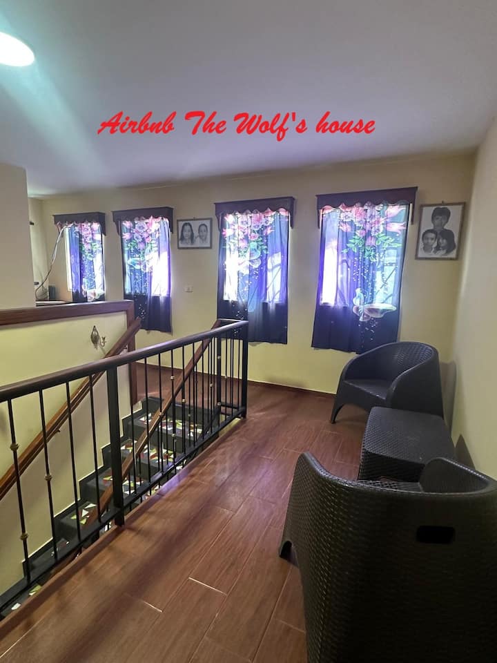 The Wolf's House - Santa Ana